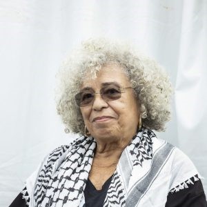 Angela Davis : « Pour obtenir des victoires contre le racisme et le ...